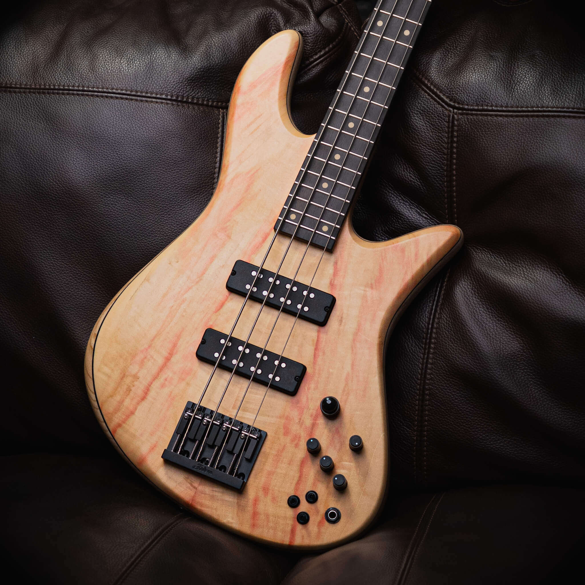 Fodera Emperor 4 Deluxe Japanese Maple 40th Anniversary 2024 - Bajo El – Gearhub