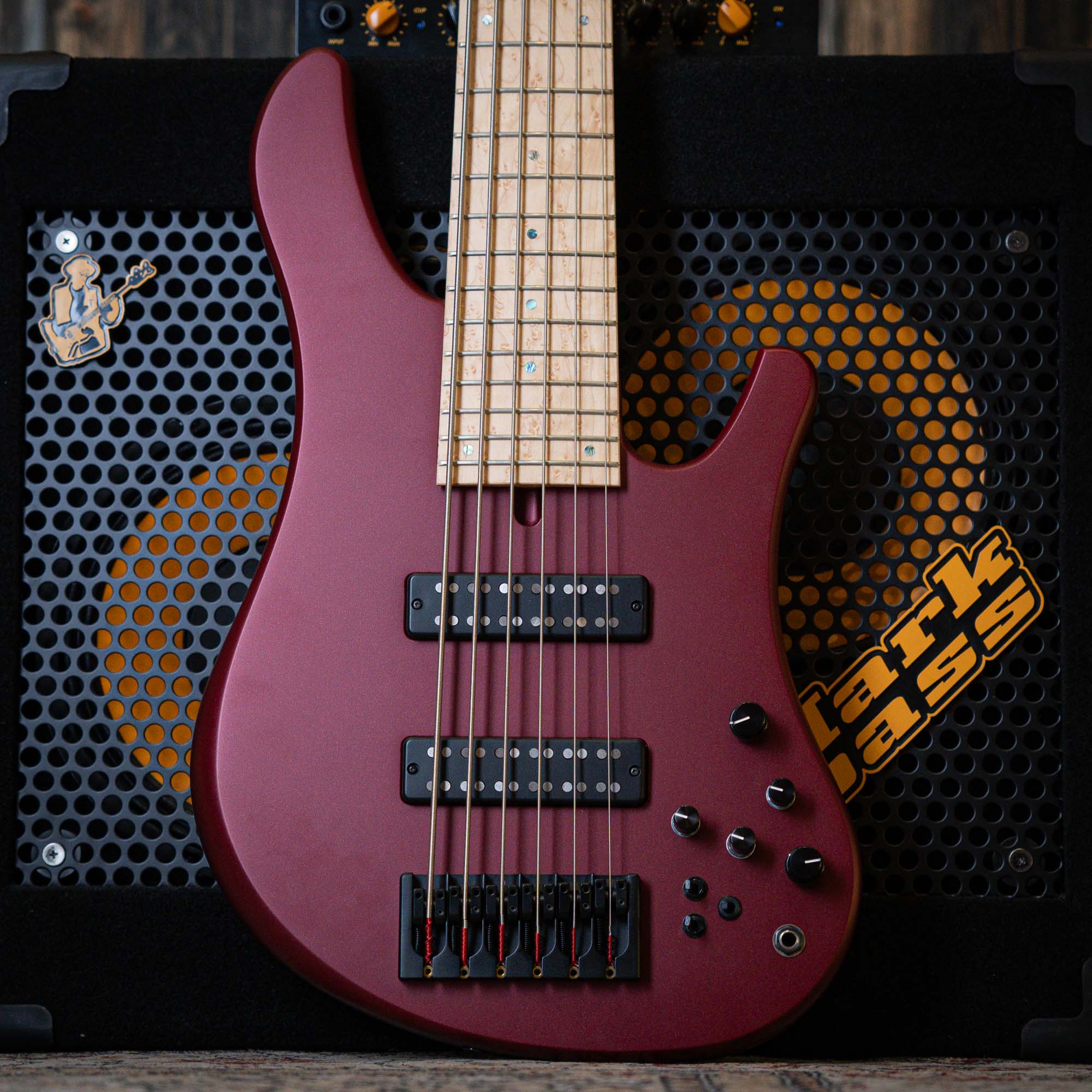 Swan Mu 6 Classic Metallic Red (B-Stock) - Bajo Eléctrico | Gearhub 🌶️